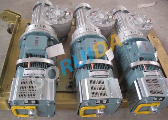 Hot Dipped Zinc Single Building Site Hoist Red Frame Style 1000kgs - 3200kgs supplier