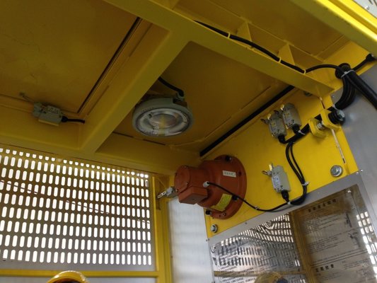 Portable Construction Material Hoists / Passenger Hoist Green Yellow Customized supplier