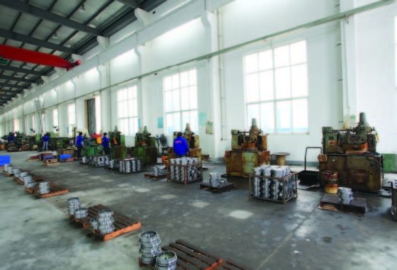 Construction Material and Personal Hoist with 8.8 Grade Dacromet Coating Joining Bolts supplier