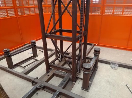 Custom Size Construction Hoist Elevator With Multiple Choices Of Doors supplier
