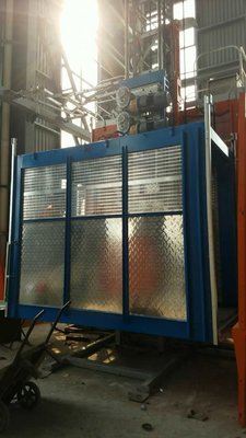 Motor Power 3 x 15kw Building Site Hoist with 96m / min Rated Lifting Speed supplier