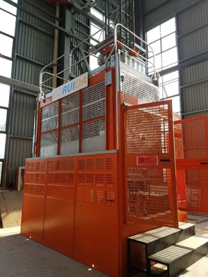 60m Double Car Construction Material Hoist with Schneider Inverter 45kw supplier