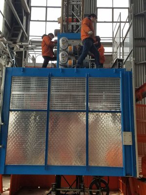 Motor Power 2x15kw Building Site Hoist WIth EURO Standard , Customized Dimension supplier
