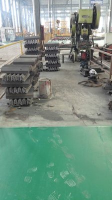 Inverter Power 37kw 1.5 Ton Construction Lifts For Required Logo , Gear Reducer Hoists supplier