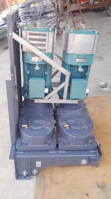 CE Customized Color 450 Mast Industrial Lift With Motor Power 2x15kw, 400kg Lifting Device supplier
