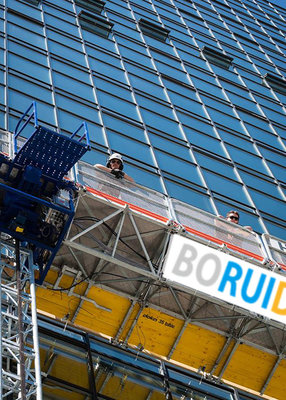 450 single Mast Climbing Work Platforms with 2 × 2.2 kW Motor for Wall Decoration supplier