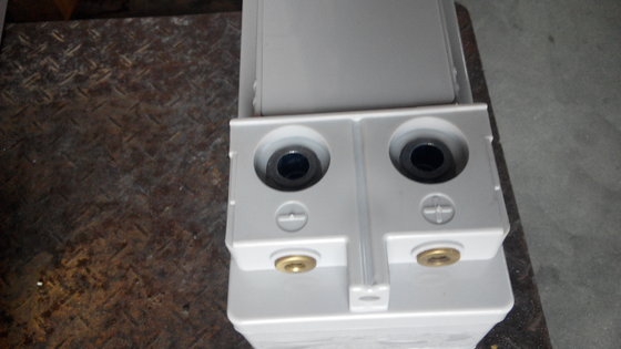 12V 100AH FMX VRLA Battery Container with Lids