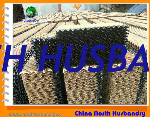 Evaporative cooling pad for poultry farm