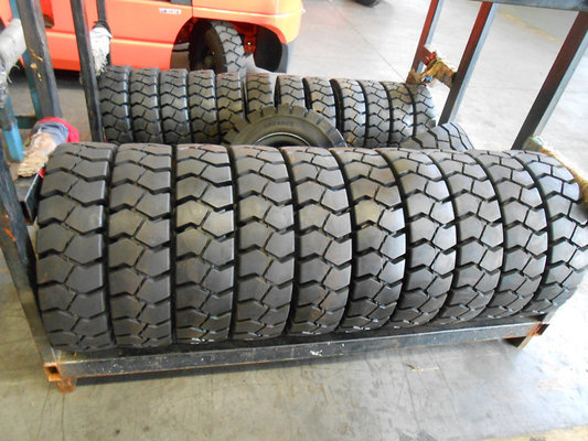 Rubber Solid Pneumatic Counterbalance Forklift Truck Tires Material Handling