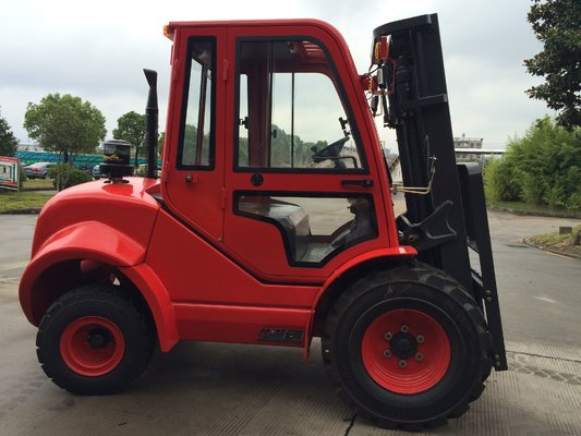 Rough Terrain Diesel Forklift Truck With YANMAR Engine Safety Protection Device