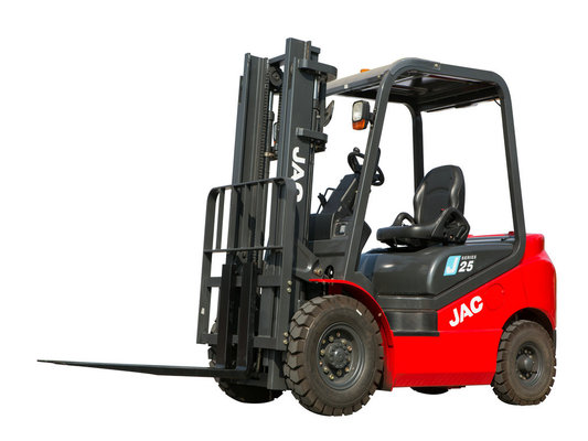 JAC  2.5 Ton Gasoline Forklift Truck Red For Construction CPQD25