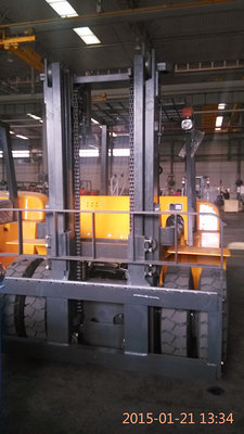 JAC diesel forklift truck CPCD70H Solid Tyre Diesel Forklift Truck  7 Ton For  Loading & Unloading Cargo CPCD70
