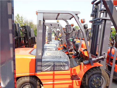 Standard ISUZU Engine 3.5 T Diesel Forklift Trucks for Material Handling CPCD35H