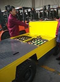 AC / DC Electric Battery Tow Tractor  Standing Type/JAC Electric Tow Tractor QD30/ JAC auto electric Tow Tractor