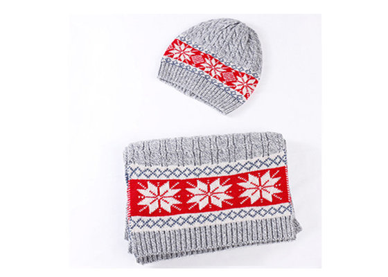 Holiday Warm Winter Accessories Leaf Cute Beanie Hat / Scarf And Gloves Kit