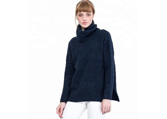 Le nettoyage à sec régulier des hautes de cou de noir de pull femmes surdimensionnées de chandail