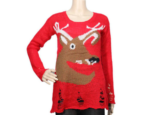 De rode Lange Vrouwen breien Trui van het Patroonkerstmis van het Sweaterrendier de Hoofd voor de Lente