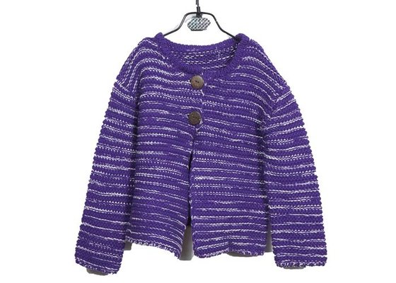 冬の厚く紫色7のゲージの暖かい若い女の子のカーディガンはニットウェアのヨーロッパ様式にボタンをかけます
