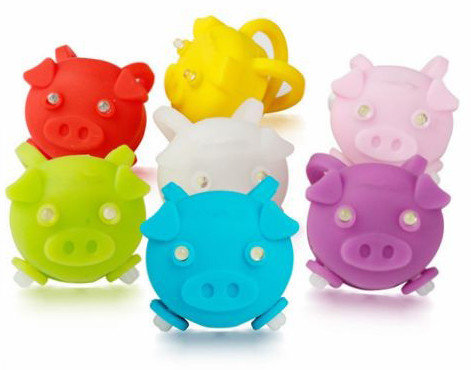 China Cute Pig Shape Blinking Led Lights For Bikes Lightweight Small Size Low Power  supplier