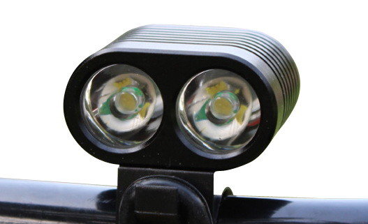 China 4 * 1500mAh LED Bicycle Headlight Front 2400 LM Lumens With Usb Port Portable supplier
