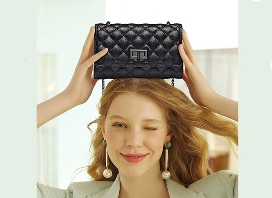 2019 new design a crossbody leather lady cell phone and chain small mini bags supplier