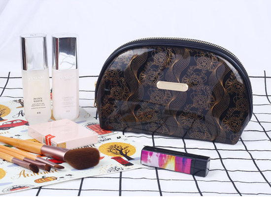 2019 new scallop shape  storage bag simple, convenient and large capacity wash bag makeup bags supplier