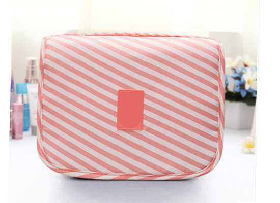 Large capacity portable travel toiletries bag luggage waterproof multi-functional handbag cosmetic box supplier