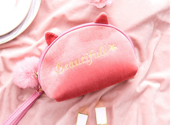 Web celebrity small portable cute girl instagram style super fire goods large capacity plush makeup bags supplier