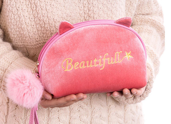 Web celebrity small portable cute girl instagram style super fire goods large capacity plush makeup bags supplier