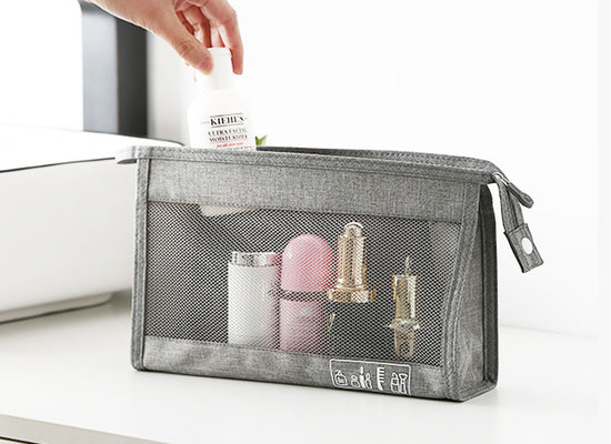 Small toiletries bag portable net ventilate breathable bag for men on business supplier