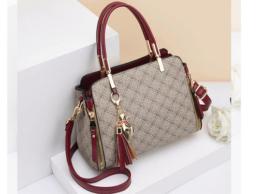 Stylish new 2019 mom bag single shoulder middle-aged lady versatile cross-body bag PU leather large capacity handbags supplier