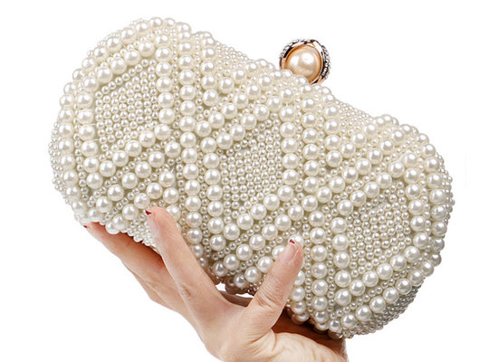 Cross-border new pearl dinner bag European and American lady banquet bag celebrity dress evening bag supplier