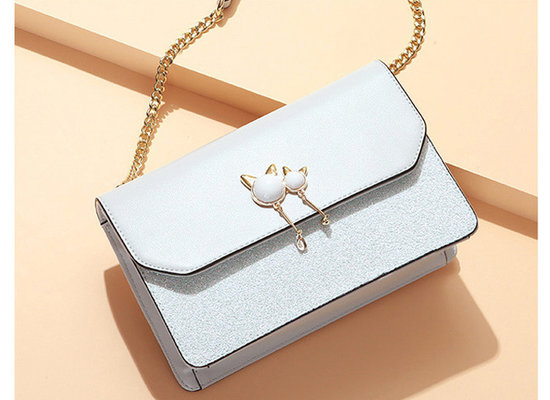 The new fashion Korean version 2019 joker bag is a one-shoulder bag with girly slung chains crossbody bags supplier