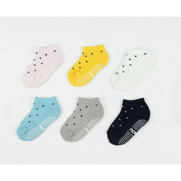 Custom design, color soft and comfortable knitted anti-slip baby socks