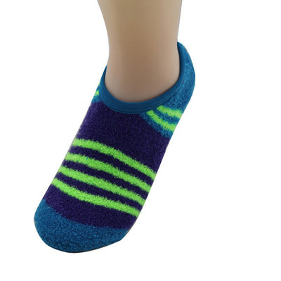Custom logo, desig nylon striped design yoga gel ankle socks with grip sole