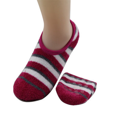 Custom logo, desig nylon striped design yoga gel ankle socks with grip sole