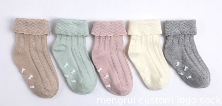 Customed color knitted cute embroidery Kids Cotton Socks