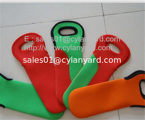 China Multi-coloured neoprene wine bottle insulation cooler tote bags with logo imprint supplier