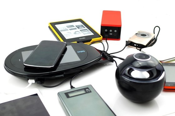 Tri-Coil Wireless Charging Station