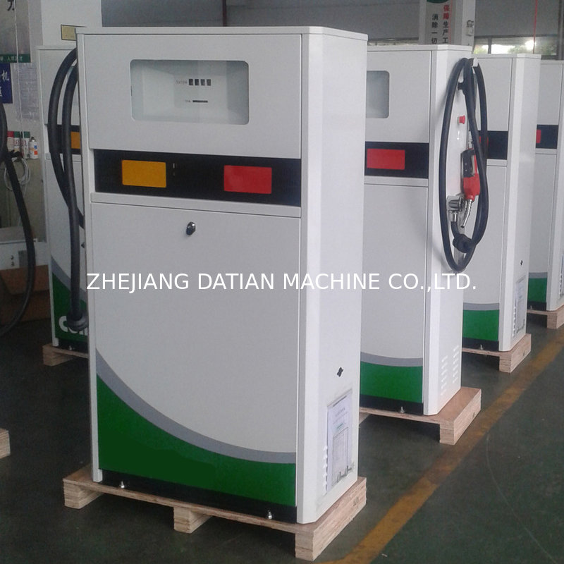 Fuel dispenser with hand device, fuel dispenser with handle mechanism, petrol station pump
