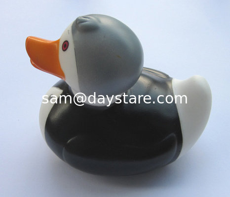 Cartoon rotocasting rubber duck vinyl toys supplier
