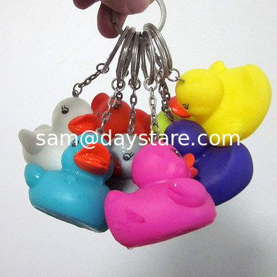 Custom vinyl colorful duck keyring, mini colorful pvc ducks keychain with green materials shenzhen factory supplier