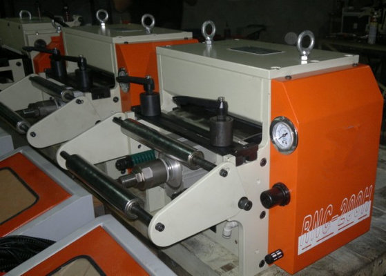 Pneumatic Releasing Motor Drive Servo Roll Feeder For Metal Material Feeding