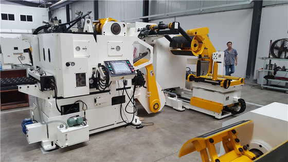Automatic Decoiler Straightener Feeder with Hydraulic expansion way.