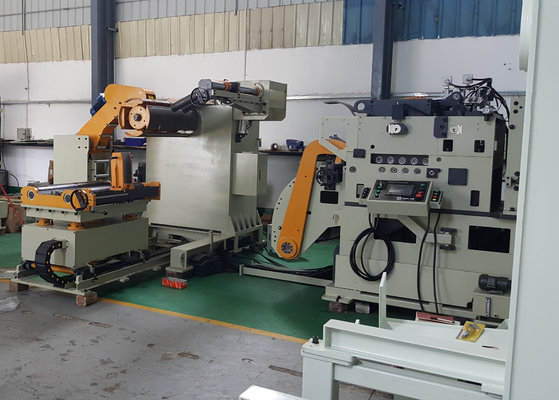 Full Closed Loop Control NC Servo Roll Decoiler Straightener Feeder 3 In 1 With 88 mm Feeding Roller