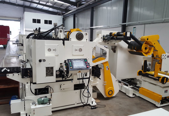 9MM Metal Coil 3 In 1 Automatic Decoiler Straightener Feeder For Car Guide  Processing