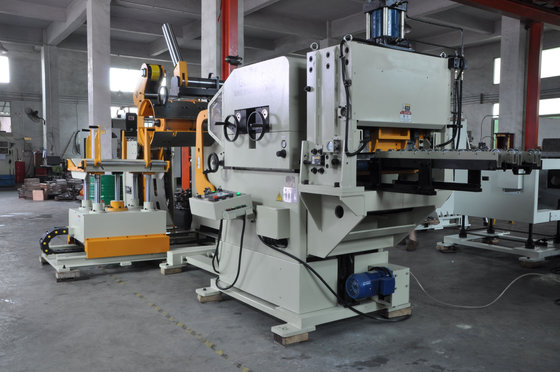 Conducteur servo hydraulique de redresseur d'OR Decoiler pour le diamètre de bobine de 1400 millimètres