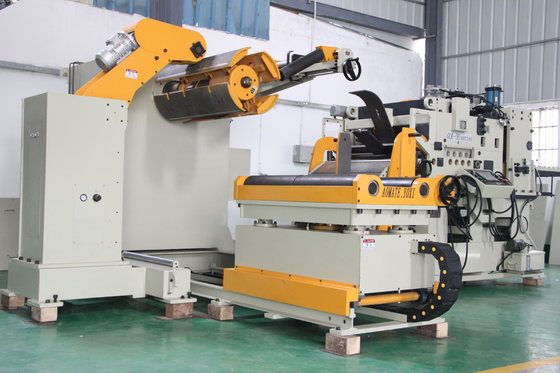 machine d'Uncoiler de vitesse d'alimentation 20m/min, pressant la machine de redressage automatique de bras