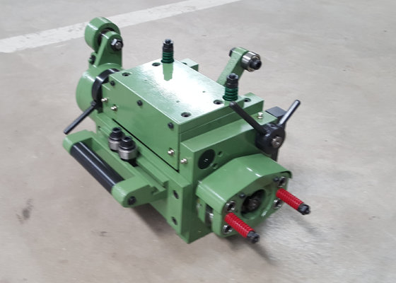 Machine à grande vitesse de conducteur de petit pain avec la manière de alimentation de contrôle de machine de presse