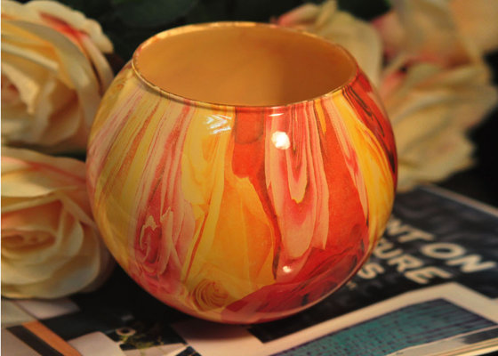 花の装飾の掛かるガラス蝋燭ホールダーのドームの Pyrex のガラス製品